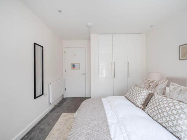 1 bedroom flat for rent in Graham Road, Hackney, London, E8