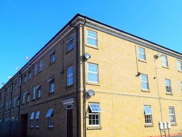 1 bedroom flat for rent in Grange Park NN4