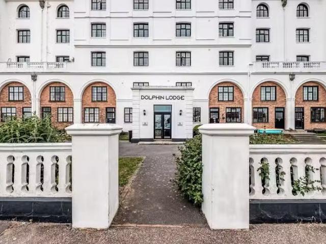 1 bedroom flat for rent in Grand Avenue, Worthing, BN11