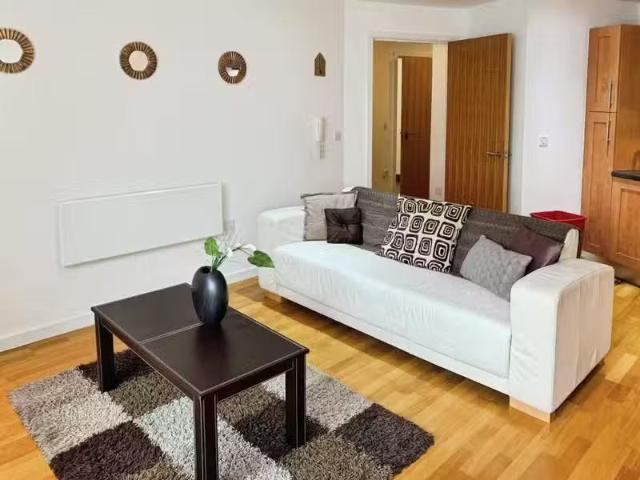 1 bedroom flat for rent in Grant Rd CR0