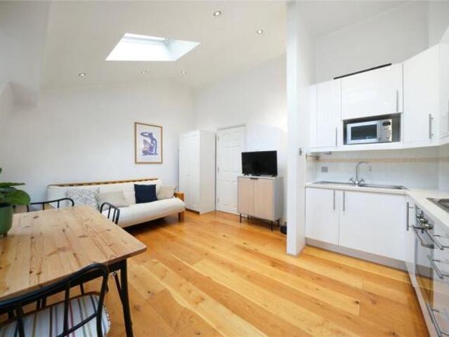 1 bedroom flat for rent in Great Titchfield Street, London, W1W