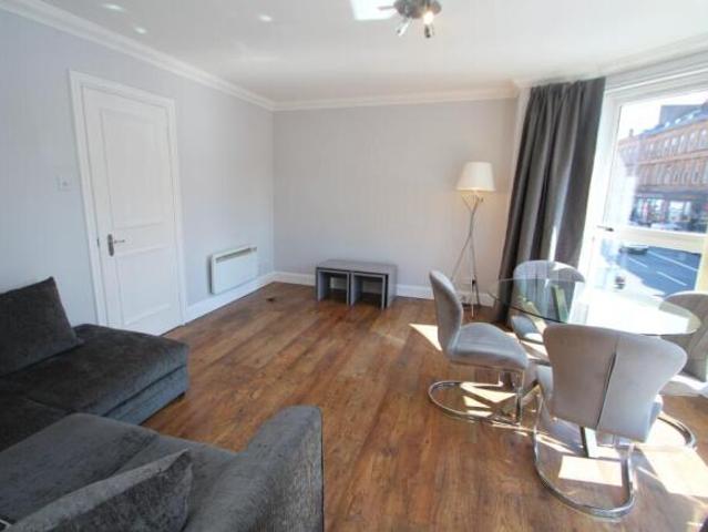 1 bedroom flat for rent in Great Western Road, West End, G4