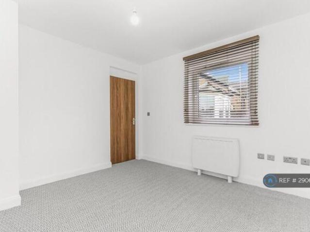 1 bedroom flat for rent in Green Lanes, London, N4