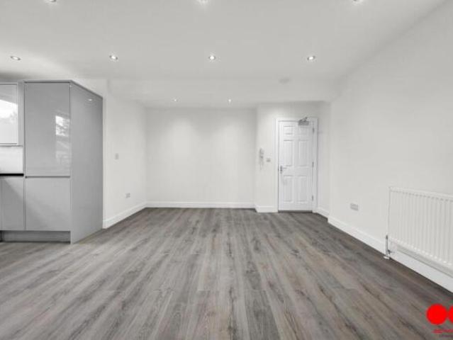 1 bedroom flat for rent in Green Street, Forest Gate, London, E7