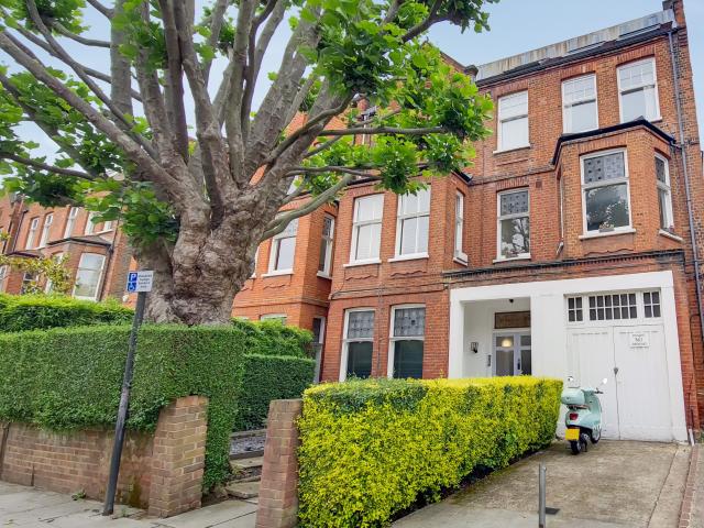 1 Bedroom Flat for Rent in Greencroft Gardens | Foxtons