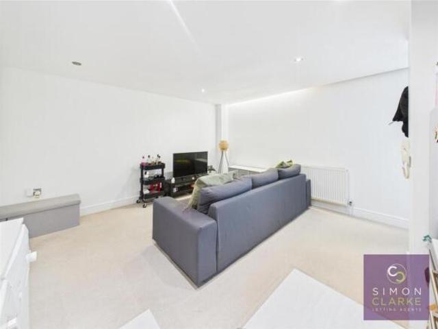 1 bedroom flat for rent in Greenhill Parade, Barnet, EN5