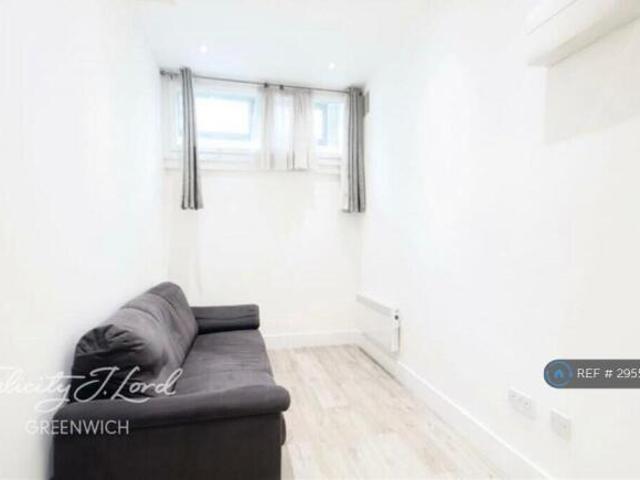 1 bedroom flat for rent in Greenwich South Street, London, SE10