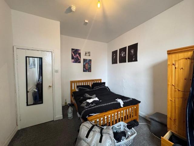 2 bedroom flat for rent in Gregory Boulevard, Hyson Green, NG7