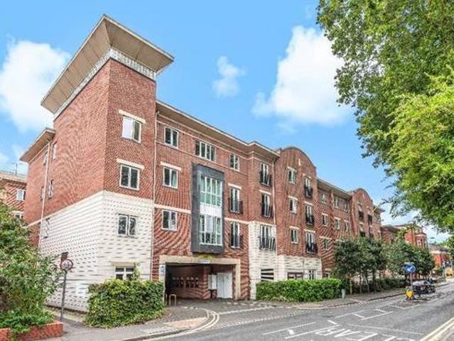 1 bedroom flat for rent in Grenfell Rd Maidenhead SL6