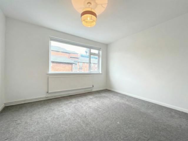 1 bedroom flat for rent in Griffiths Road, SW19