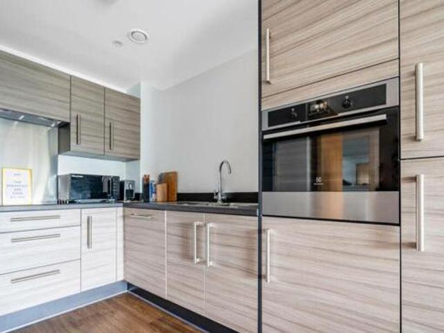 1 Bedroom Flat For Rent In Gu1, Guildford