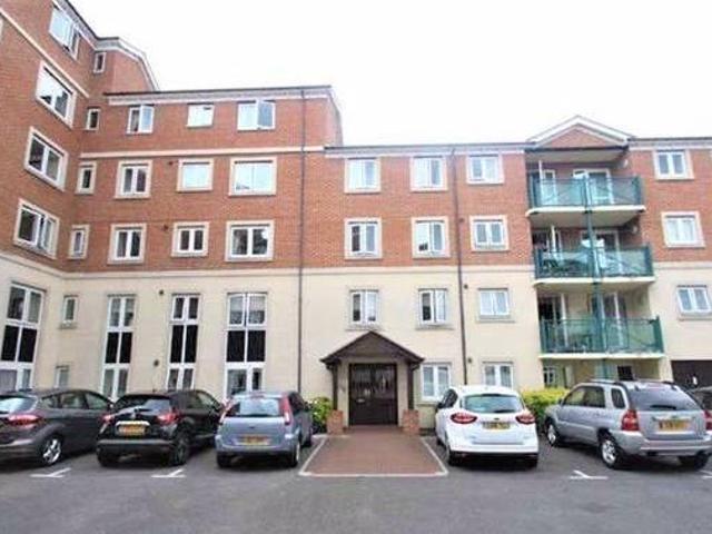 1 bedroom flat for rent in Hamlet Court Road WestcliffOnSea SS0