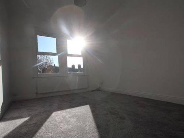 1 bedroom flat for rent in Hamlet Court Road Essex SS0