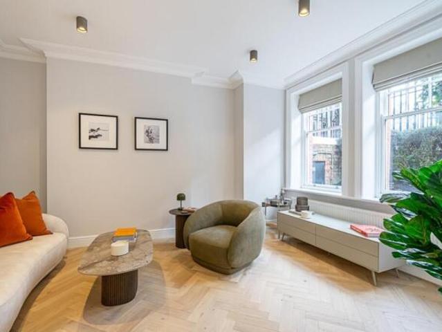 1 bedroom flat for rent in Hamlet Gardens, King Street London W6