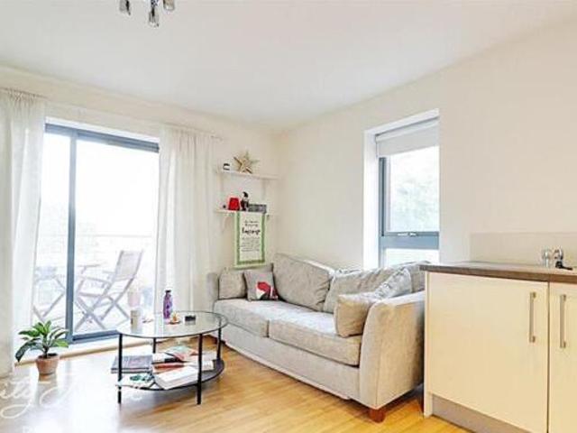1 Bedroom Flat For Rent In Hamlets Way
