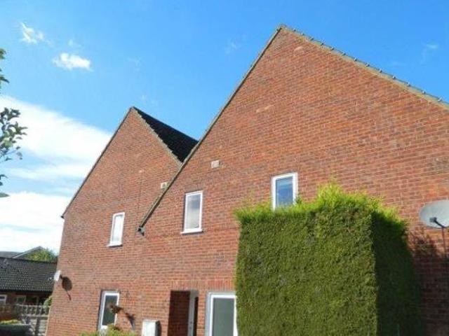 1 bedroom flat for rent in Hampers Court RH13