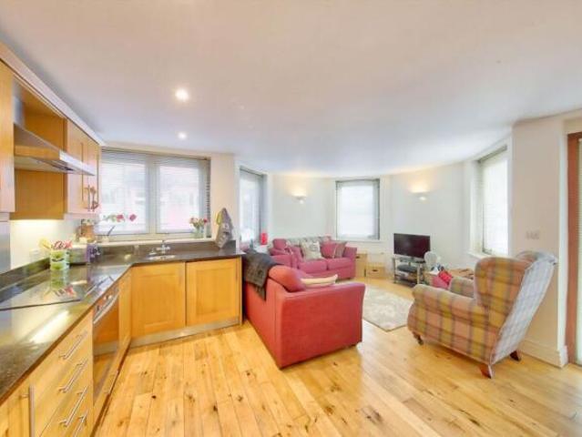 1 bedroom flat for rent in Hampton Road, Hampton, TW12