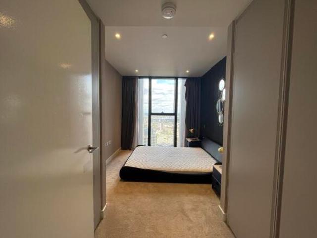 1 bedroom flat for rent in Hampton Tower, Marsh Wall, London, E14