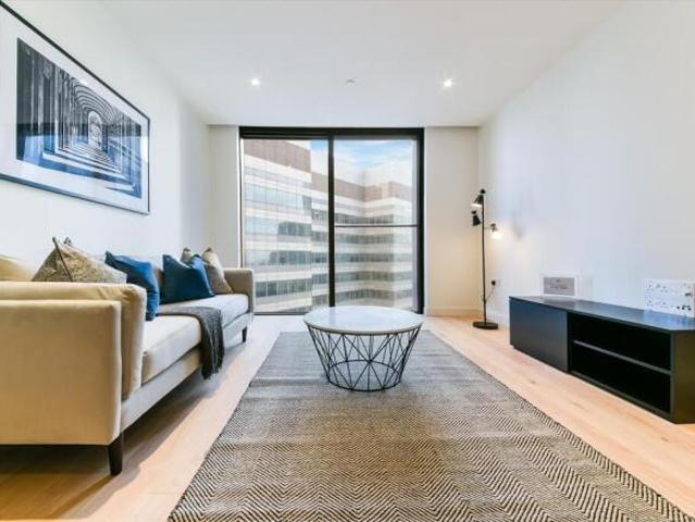 1 bedroom flat for rent in Hampton Tower, South Quay Plaza, London, E14
