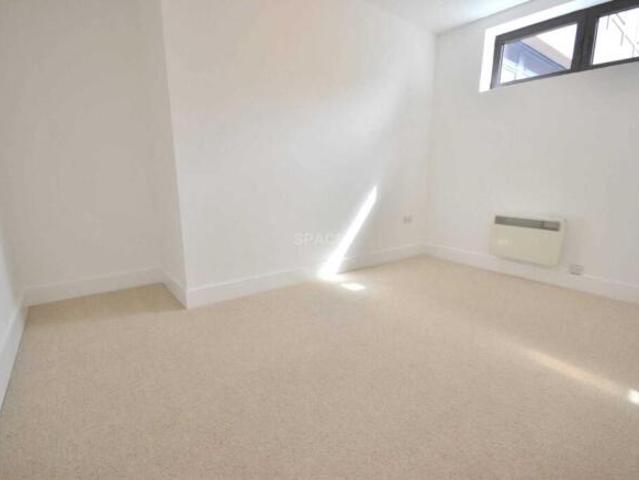 1 bedroom flat for rent in Hanover House, Kings Road, Reading, Berkshire, RG1 4NN, RG1