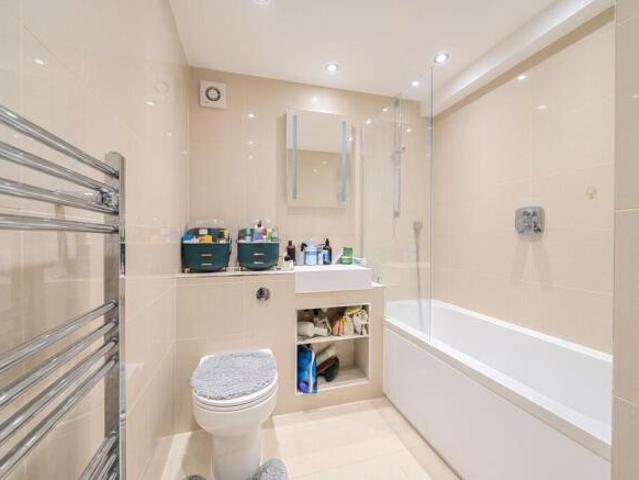 1 bedroom flat for rent in Hans Crescent, Knightsbridge, London, SW1X
