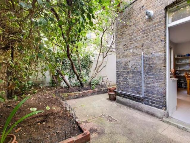 1 bedroom flat for rent in Hackford Road, Vassall, SW9
