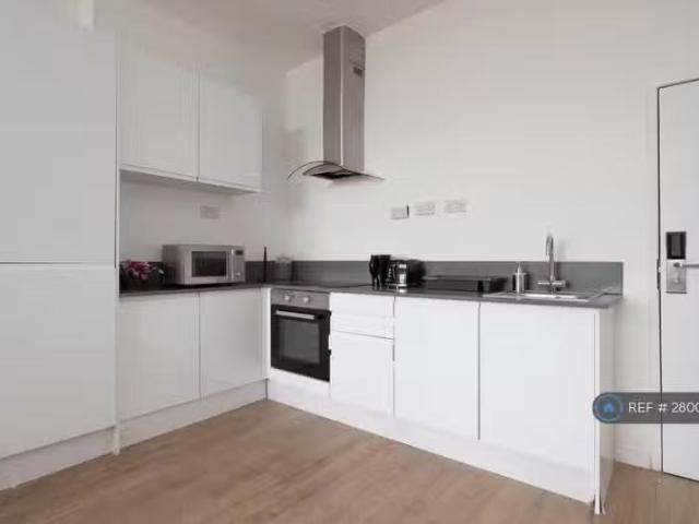 1 bedroom flat for rent in Halfords Lane, Birmingham, B66