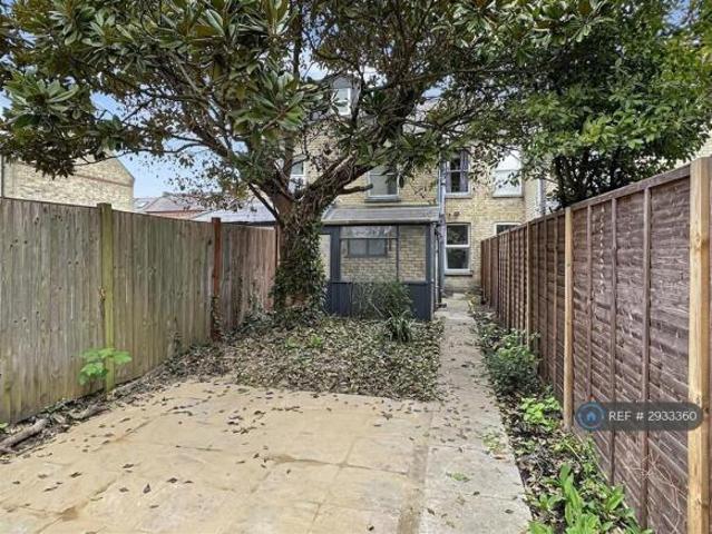 1 bedroom flat for rent in Halifax Road, Cambridge, CB4