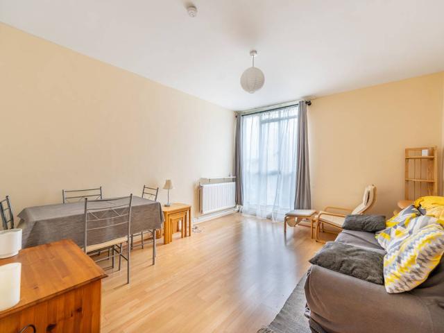 1 Bedroom Flat for Rent in Hallfield Estate | Foxtons