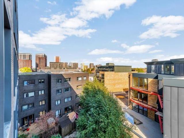 1 bedroom flat for rent in Hallsville Road, Canning Town, London, E16
