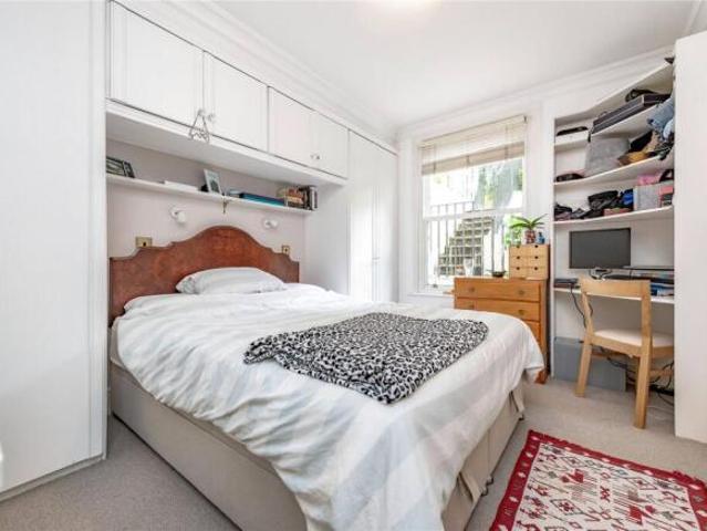 1 bedroom flat for rent in Hartington House, Bessborough Gardens, SW1V
