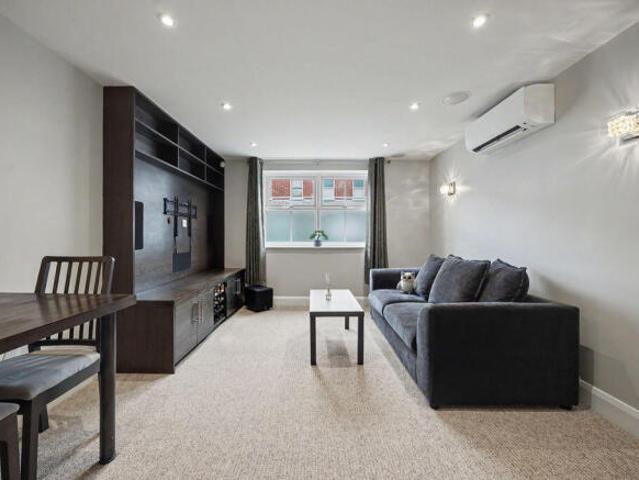 1 bedroom flat for rent in Harewood Road, London, SW19