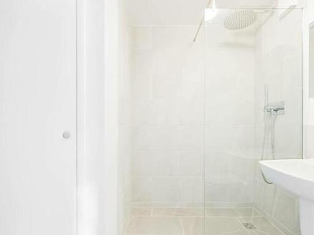 1 Bedroom Flat For Rent In Harrin, London