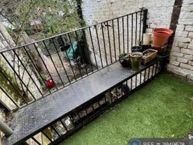 1 bedroom flat for rent in Harrington Square, London, NW1
