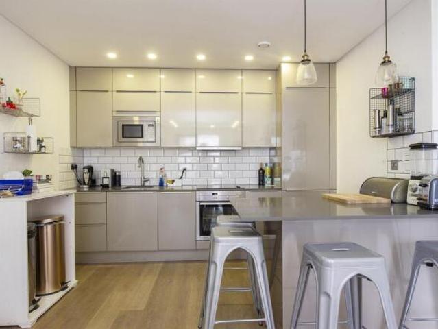 1 bedroom flat for rent in Harrow Road, London, W10