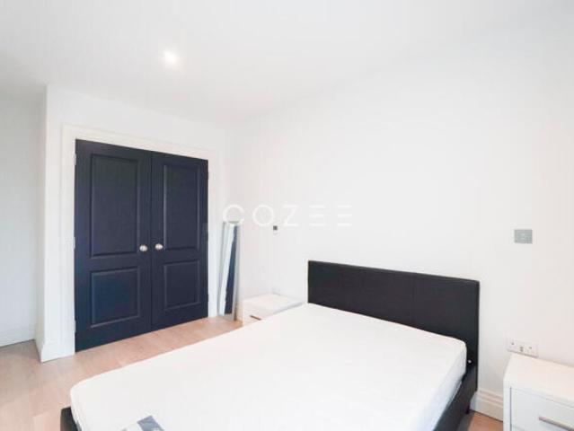 1 bedroom flat for rent in Hawkins House, Bond Street, W5