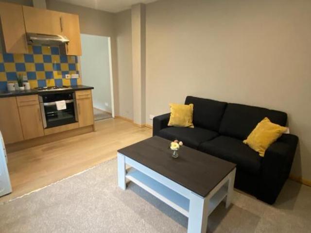 1 bedroom flat for rent in Hazelbury Crescent, Luton, Bedfordshire, LU1