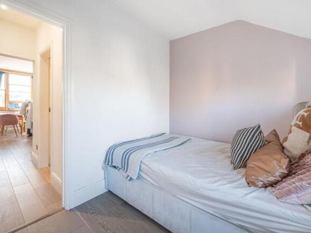 1 bedroom flat for rent in Hemstal Road, West Hampstead, London, NW6