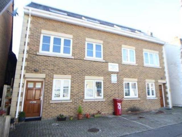 1 bedroom flat for rent in Hencroft Street North Slough SL1