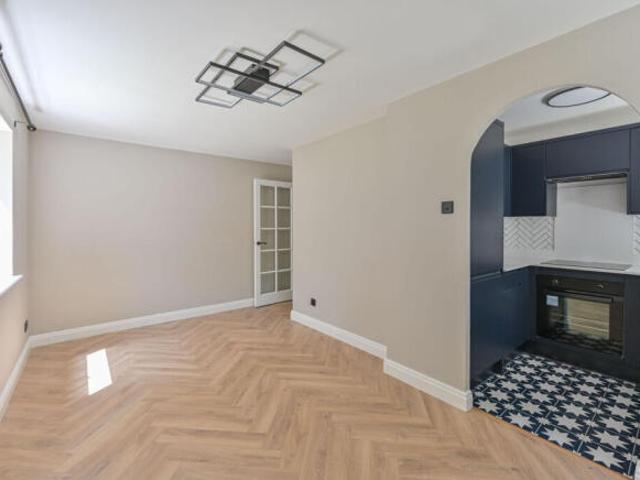 1 bedroom flat for rent in Henry Doulton Drive, Tooting Bec, London, SW17