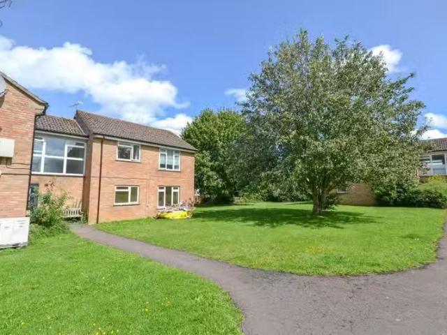 1 bedroom flat for rent in Heath Court, Dursley, GL11