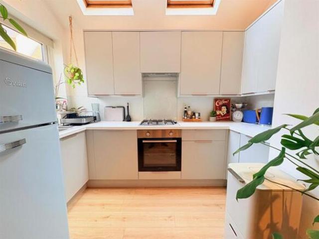 1 bedroom flat for rent in Heath Road, Twickenham, TW1