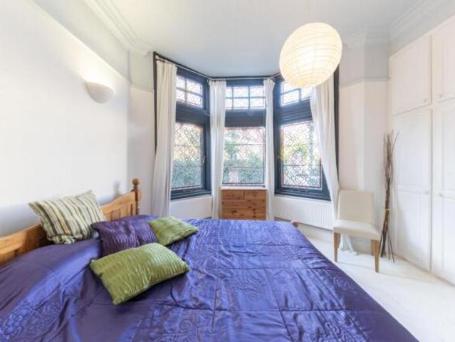 1 bedroom flat for rent in Heathfield Park, Willesden Green, NW2