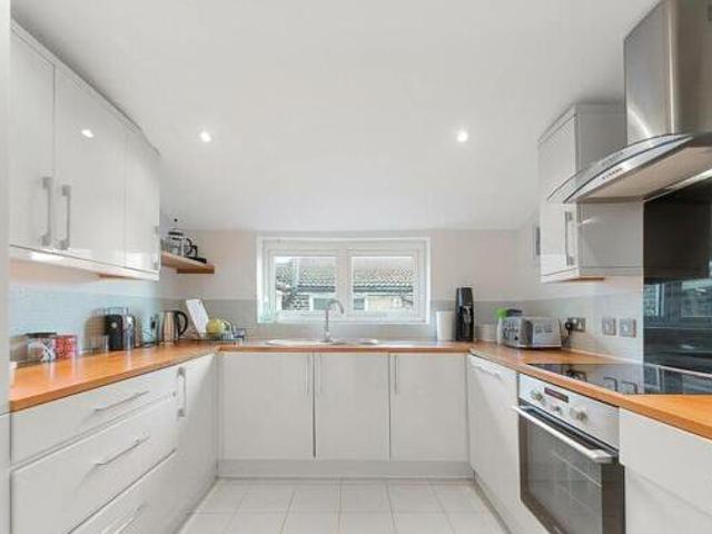 1 Bedroom Flat For Rent In Heaver Estate, London