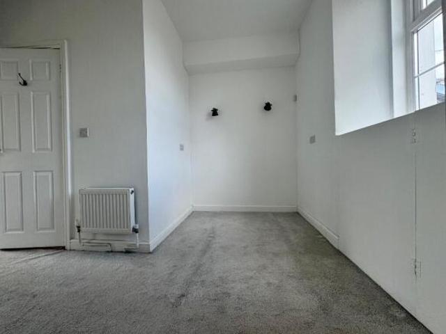 1 bedroom flat for rent in Heavitree Road, Exeter, Devon, EX1