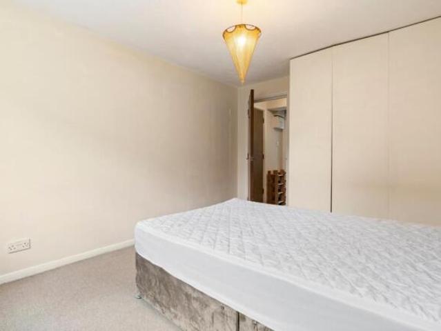 1 bedroom flat for rent in Heddington Grove, Islington, N7