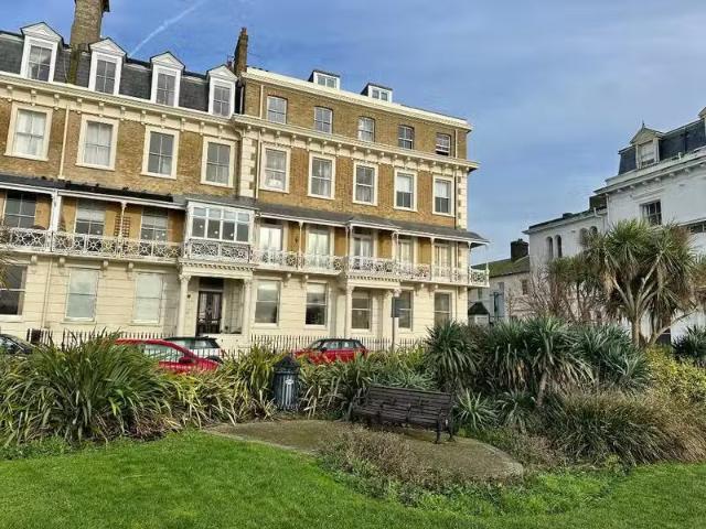 1 bedroom flat for rent in Heene Terrace, Worthing, West Susin.