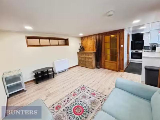 1 bedroom flat for rent in Hele Cross, Bradninch, EX5