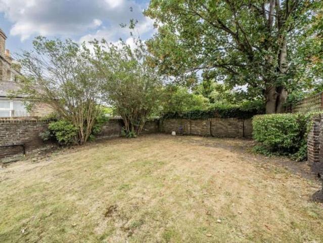 1 bedroom flat for rent in Hervey Road, Blackheath, London, SE3