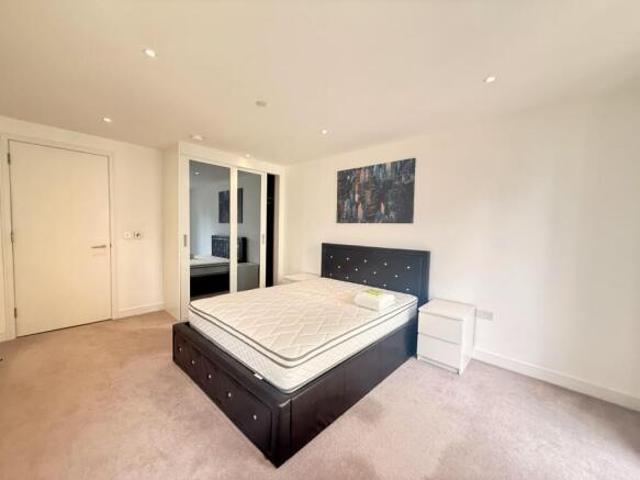 1 bedroom flat for rent in Heritage Tower, East Ferry Road, Tower Hamlets, London, E14